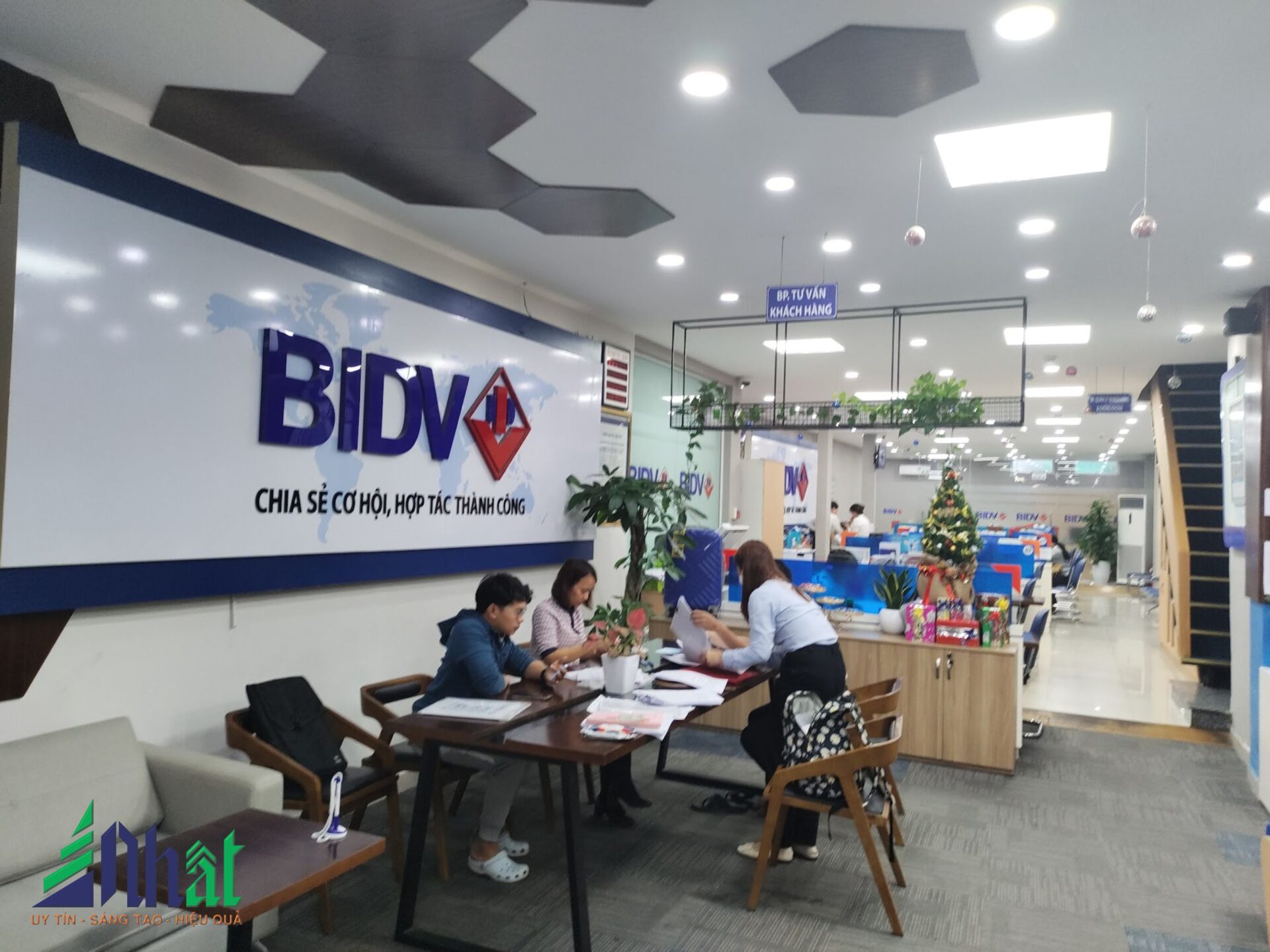 Tiêu chí thiết kế backdrop quầy lễ tân chuẩn đẹp - Quảng Cáo Nhất